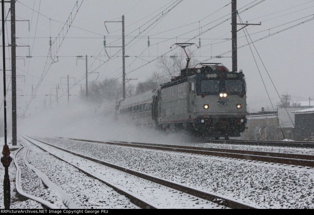 Train 186(16) at Middle River, MD